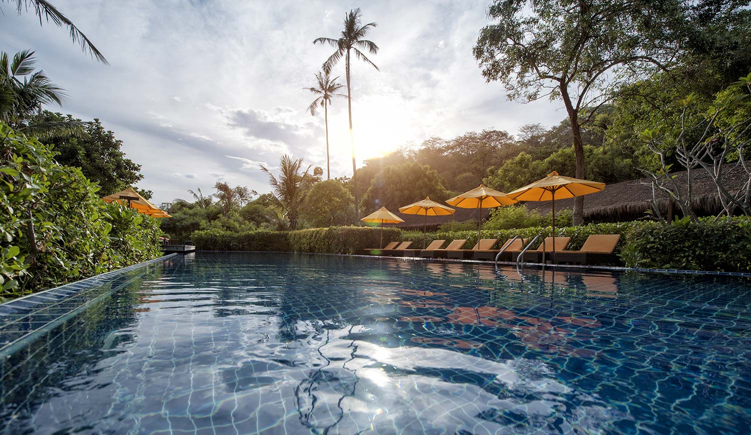 Hotel OUTRIGGER Phi Phi Island Resort en Koh Phi Phi - TU GUÍA EN TAILANDIA